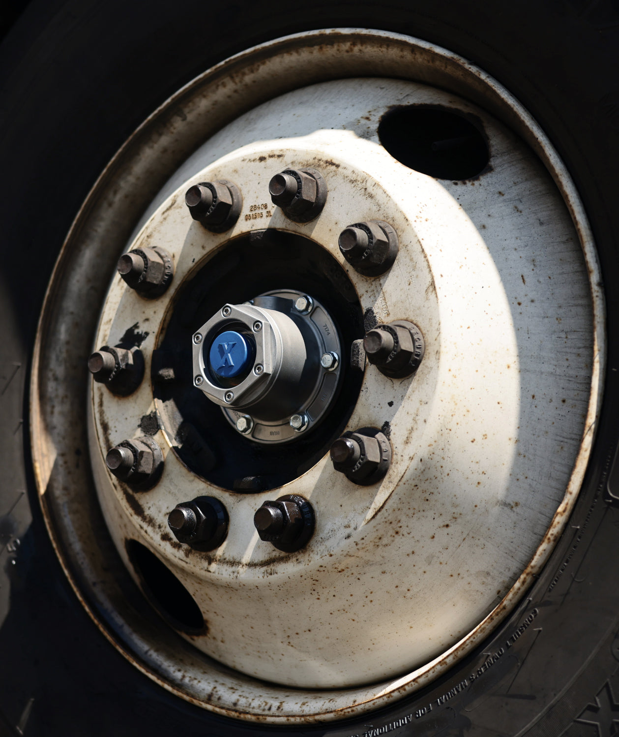 The Hub Corporation | Hub Caps for Heavy-Duty Trucks & Trailers